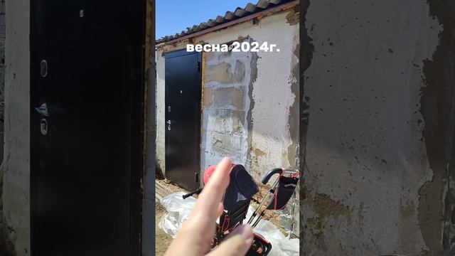 Разбор завалов после ремонта в доме на собственном участке.