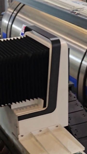 Реальный тест на выставке – справится ли лазер B-Power 3000Вт с 6 мм нержавейкой?