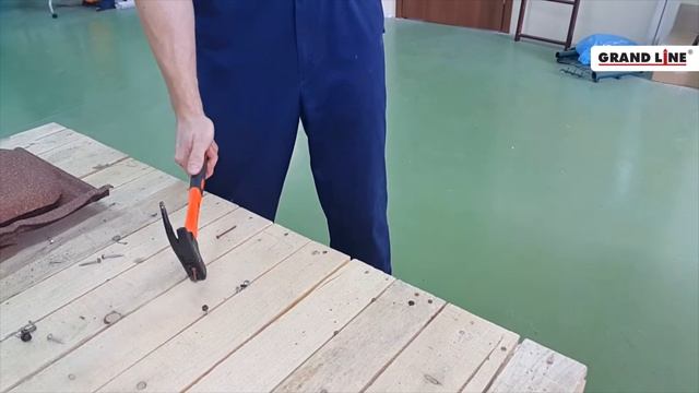 Молоток кровельщика с магнитным держателем гвоздя Strike