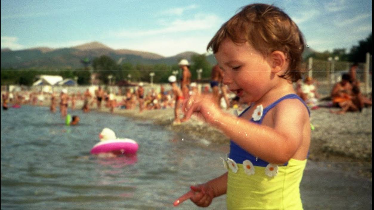 Яна в Кабардинке. Новороссийск 2001. Соревнования по подводной охоте.