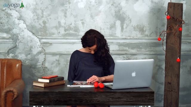 Мягкая растяжка шеи. Никаких резких движений!