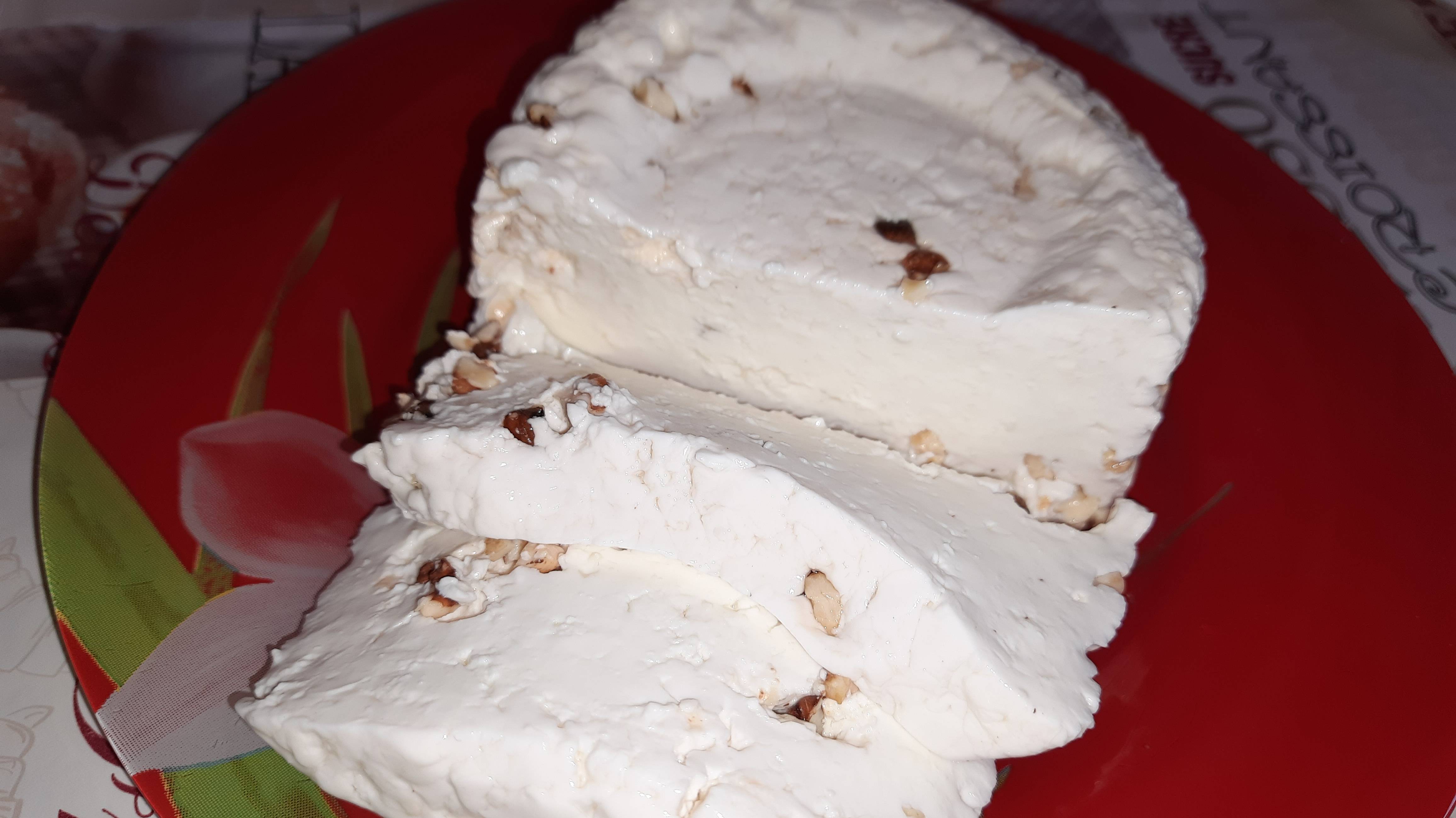 Брынза с орехами