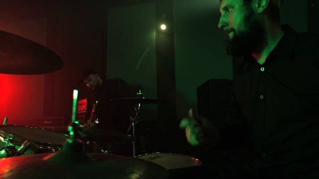 На часах 00 - COVER NеоKвартал 2024