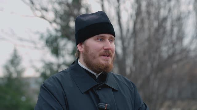 Глава фонда диакон Даниил Булычев провёл беседу с прихожанами