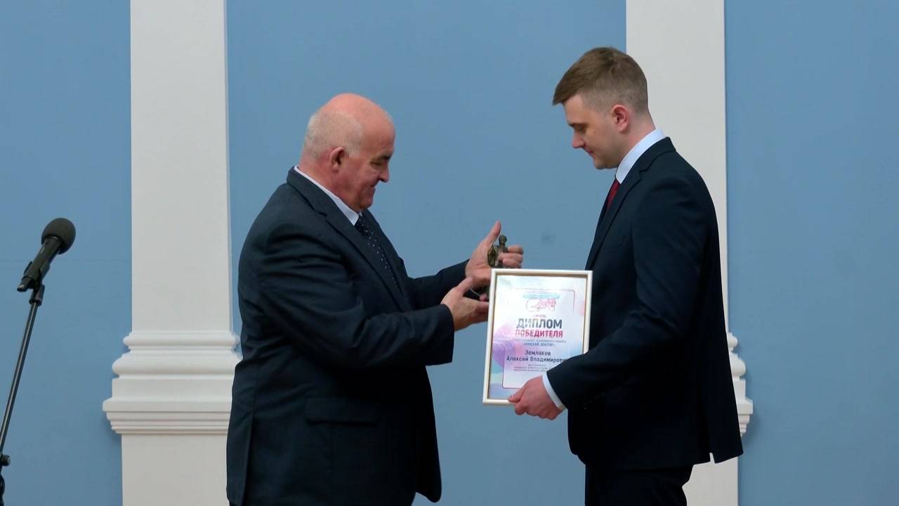 За ними стоит армия благодарных пациентов