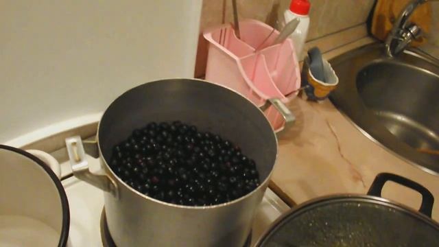 Черноплодная рябина  Варенье особо не напрягаясь.