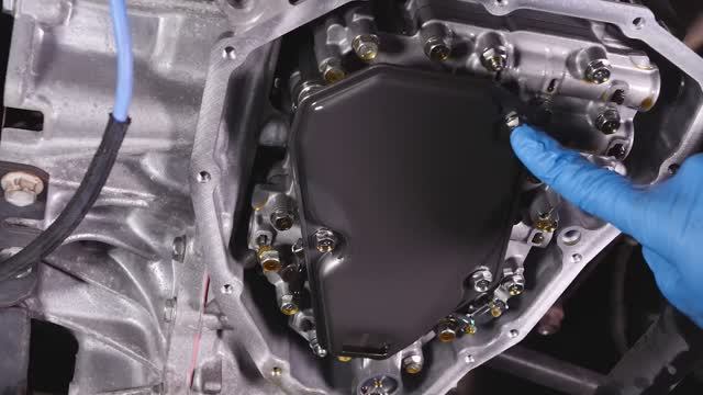 Замена масла в вариаторе автомобиля Nissan Dayz Roox с переводом