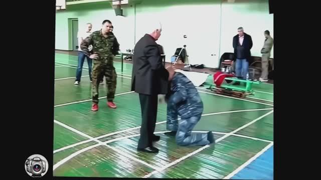 Алексей Алексеевич Кадочников контролирует работу учеников