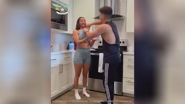 Розыгрыш лед в штанах. Реакция людей