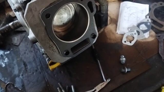 Сборка двигателя мотоблока, попытка ручной хонинговки.