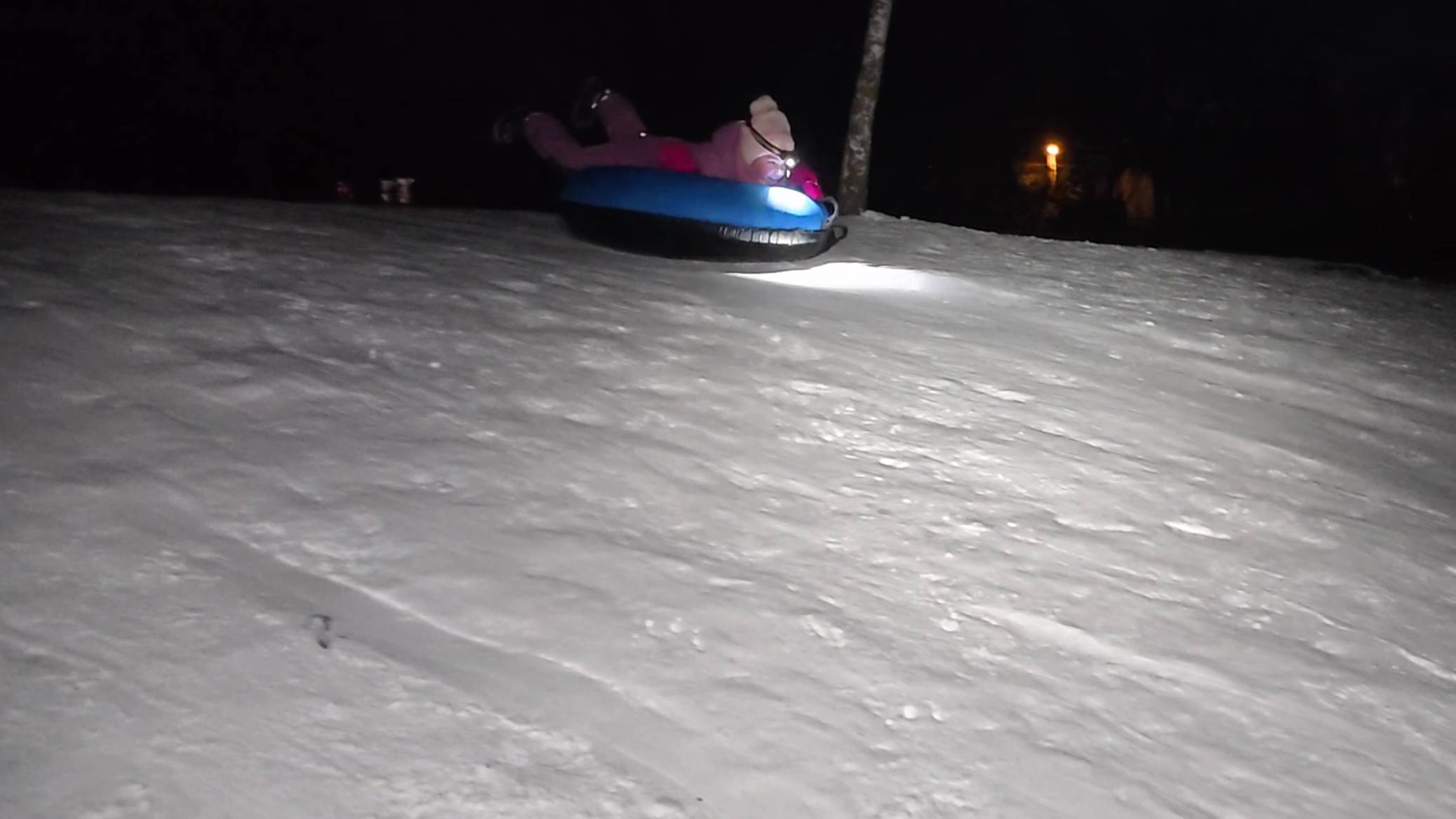 Ночь. Фонарь. Андрей и Даша. Моменты темного  февральского вечера.