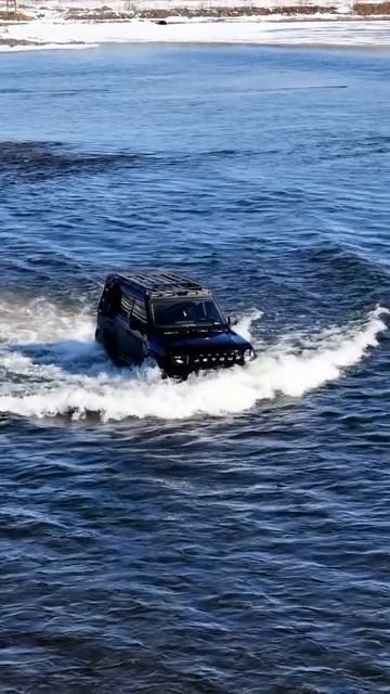 JETOURE легко преодолевает реку, которая не является препятствием для него 🌊