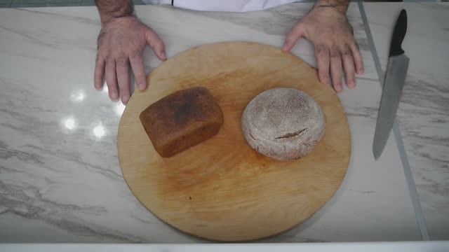 Ржаной заварной хлеб на закваске.