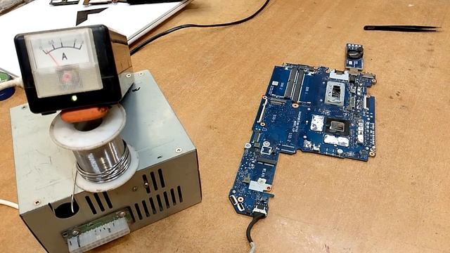 HP Victus 15-fa0035ci не включается. Греется процессор.