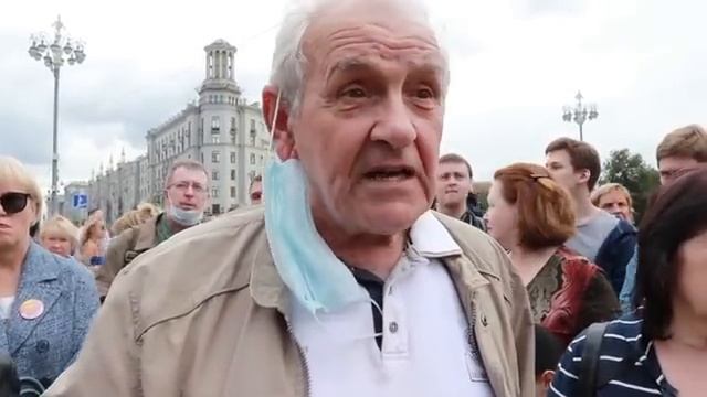 Бывший декан очного отделения Астраханского филиала СГЮА Торосьянц А.А. на митинге в Москве