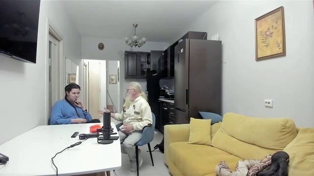 МАФАНЯ ИРЛ ПРАНК / ДЕД ПОДКАТЫВАЕТ К ДЕВУШКЕ ВНУКА