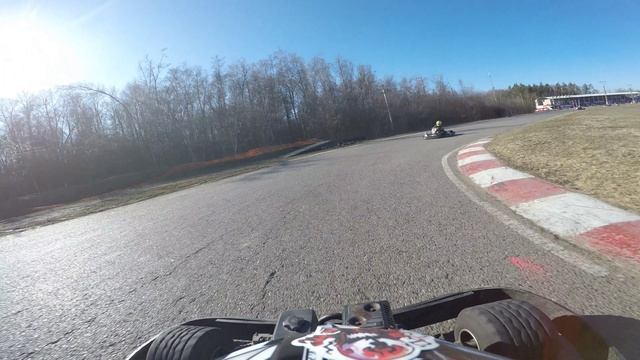 27 ДМС, 11 этап, Лидер, тренировочный заезд в классе Боец. Картинг гонки. Брат прикрывает