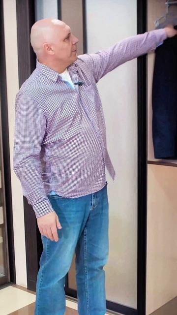 Матовое стекло в шкафах-купе: профессиональный взгляд на распространенное заблуждение