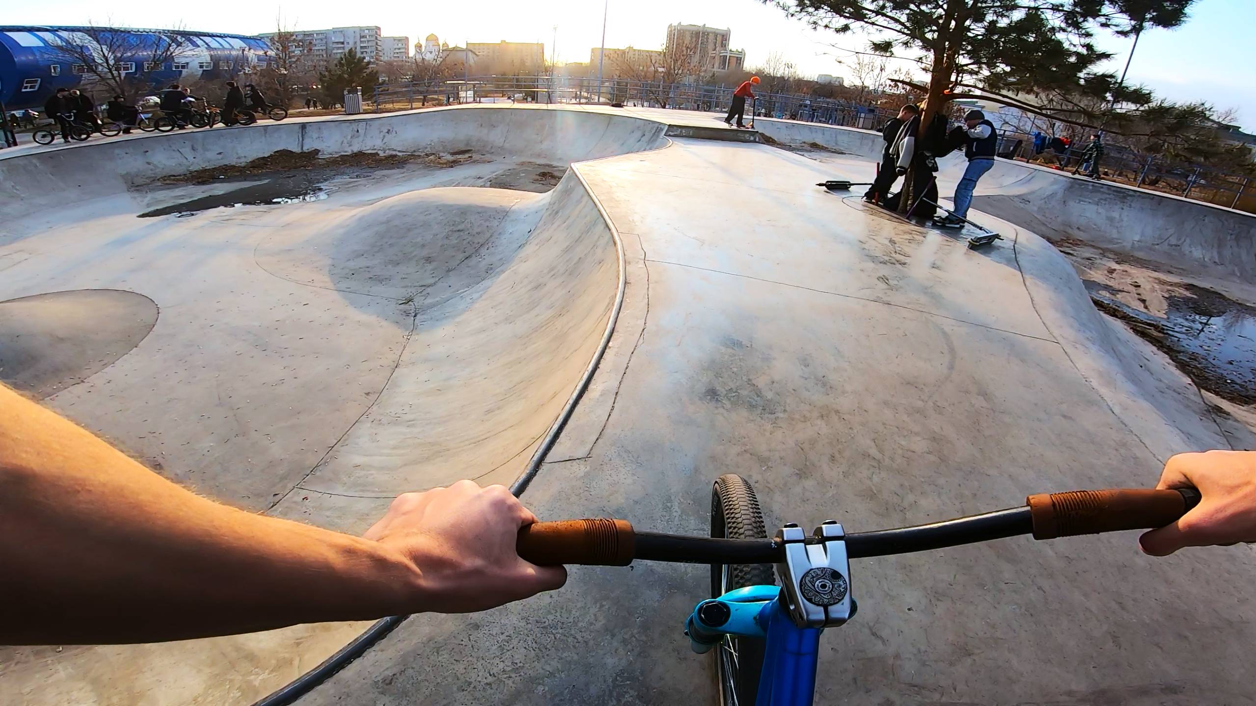 Раскатил в скейтпарке на Каменке! 🎥 S01E03