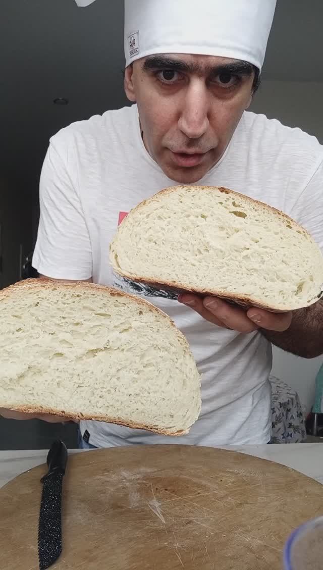 Пшеничный хлеб на закваске 100% влажности.