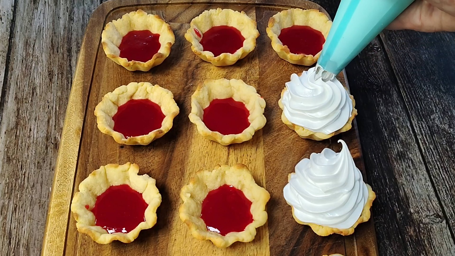 Песочные корзинки с белковым кремом. Проверенный рецепт.