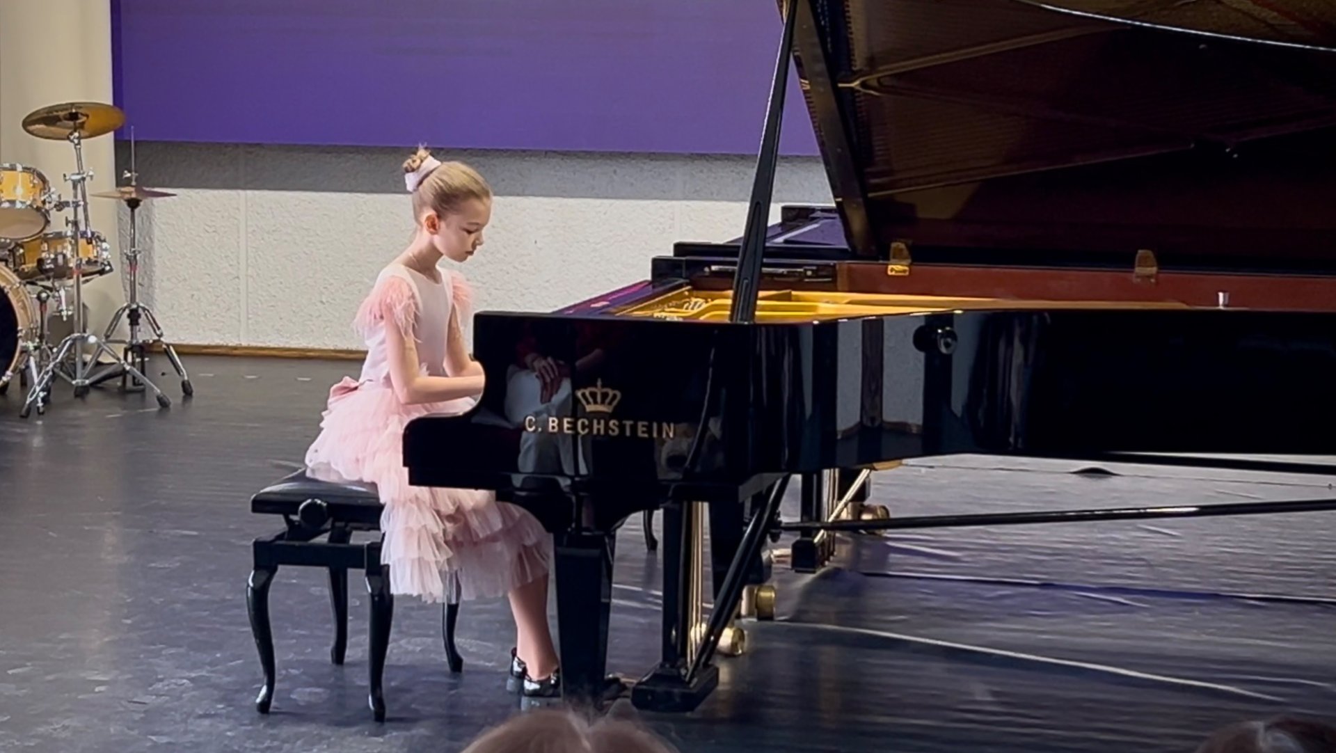 Выступление на отчетном  концерте фортепианного отделения