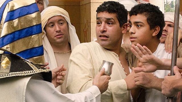 06 Капчыкта табылган көмеш касә