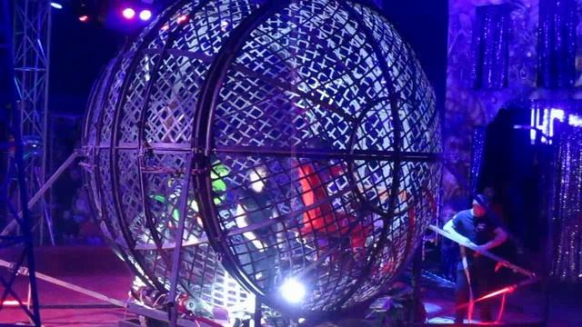 Цирк счастья - Каскадеры-мотоциклисты