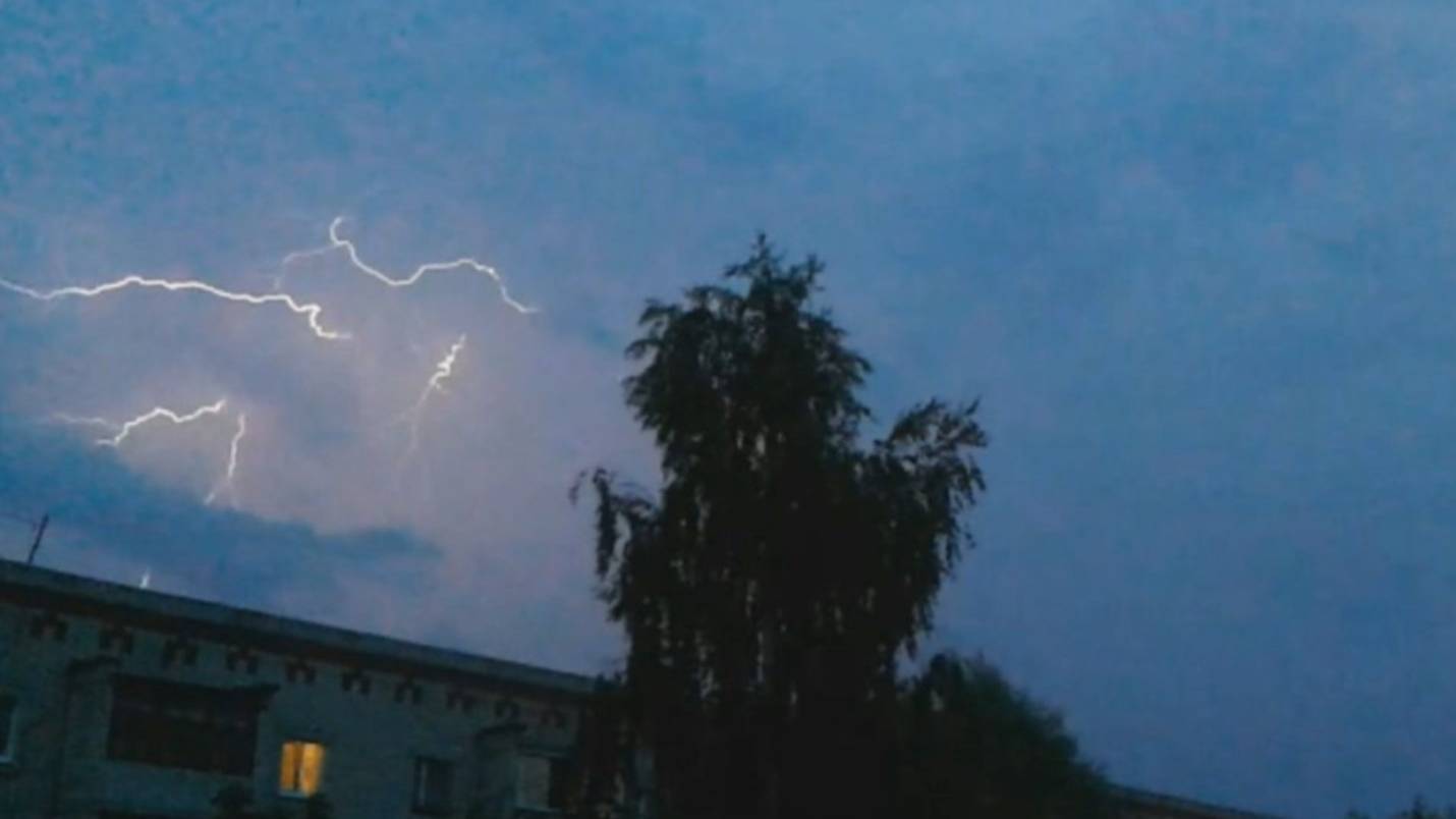 Гроза в городе Вязники вечером 21.06.2015