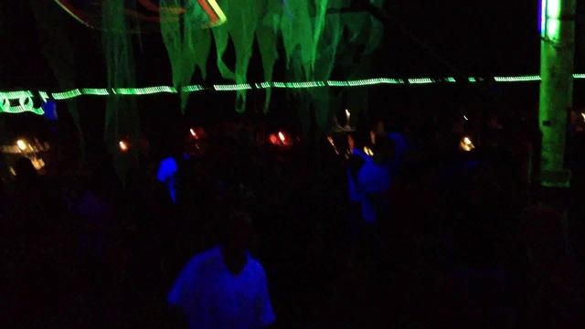 на дискотеке у туземцев