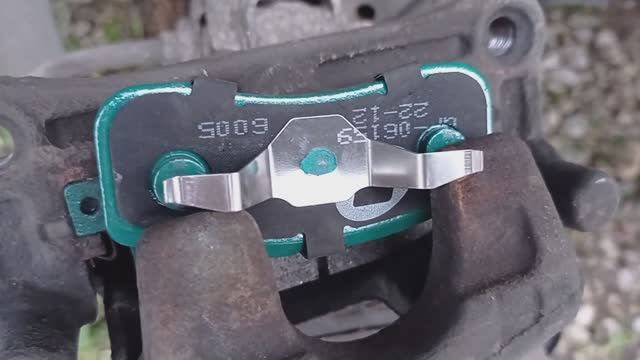 Nissan Dayz Roox. Замена тормозных колодок