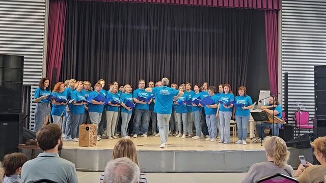 Выступление сводного хора "Славное море" на Проспекте Вернадского 22.03.2025 г.