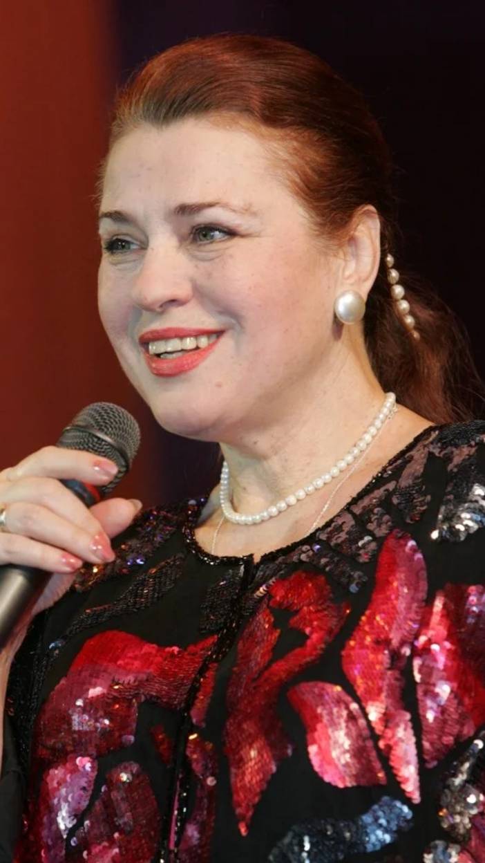 Памяти любимой, душевной и незабываемой...