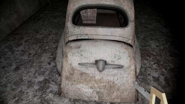 Прошёл игру на норм. Granny , но анжела ходит по дому