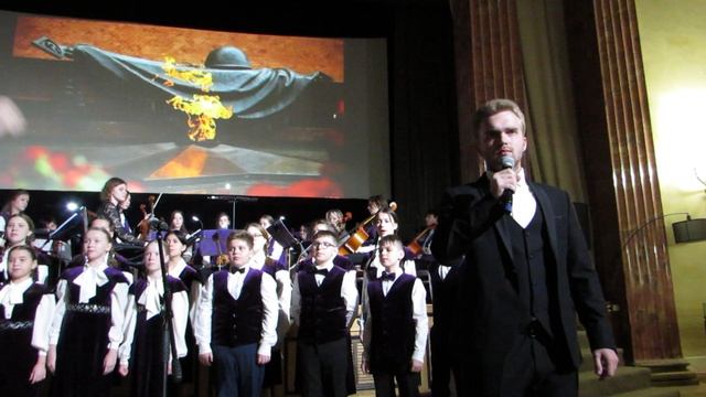 20. "Поклонимся великим тем годам". Музыка Александры Пахмутовой, слова Михаила Львова