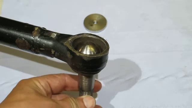 Разобранная шаровая. Ремонт шарового соединения