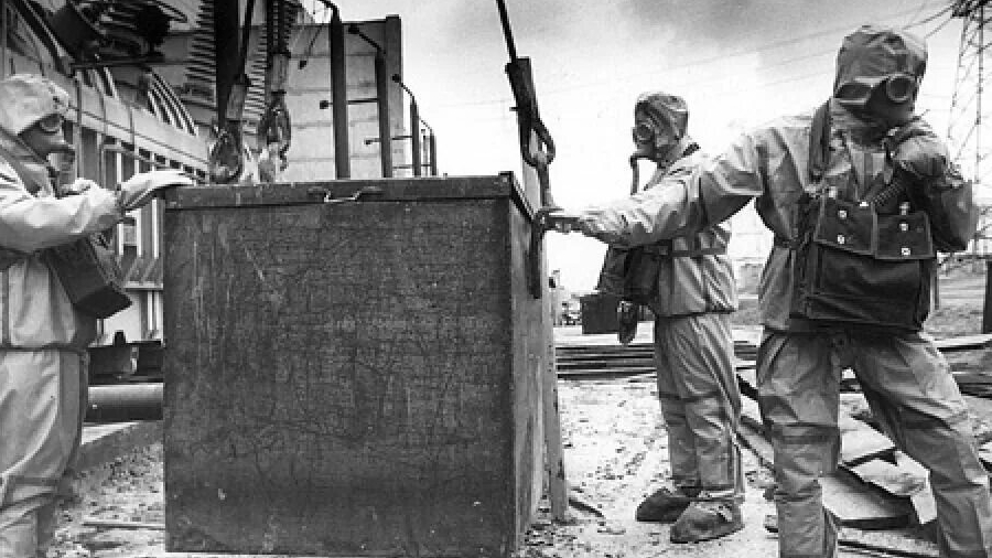 Ликвидаторам атомных катастроф