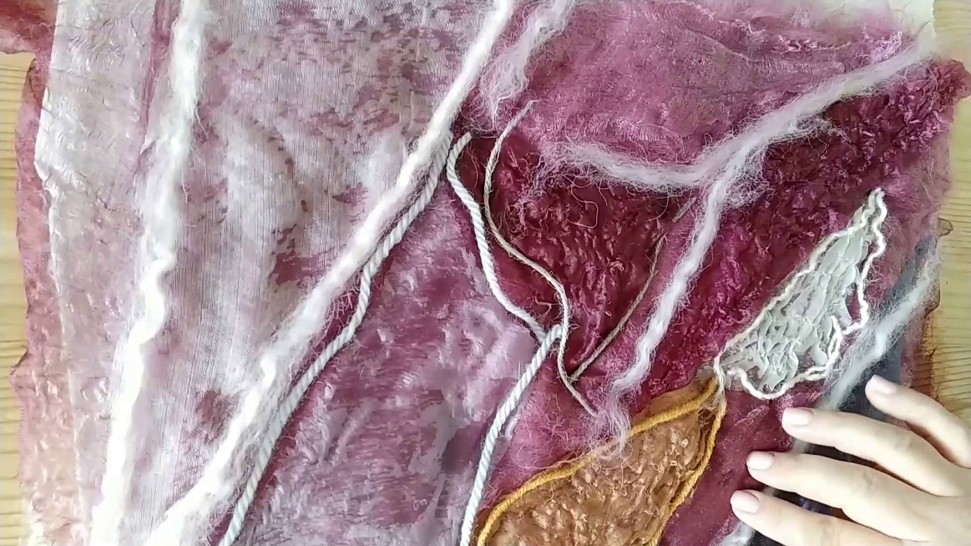 Мокрое валяние. Создаем нуновойлок. Итальянская шерсть и Маргиланский шелк