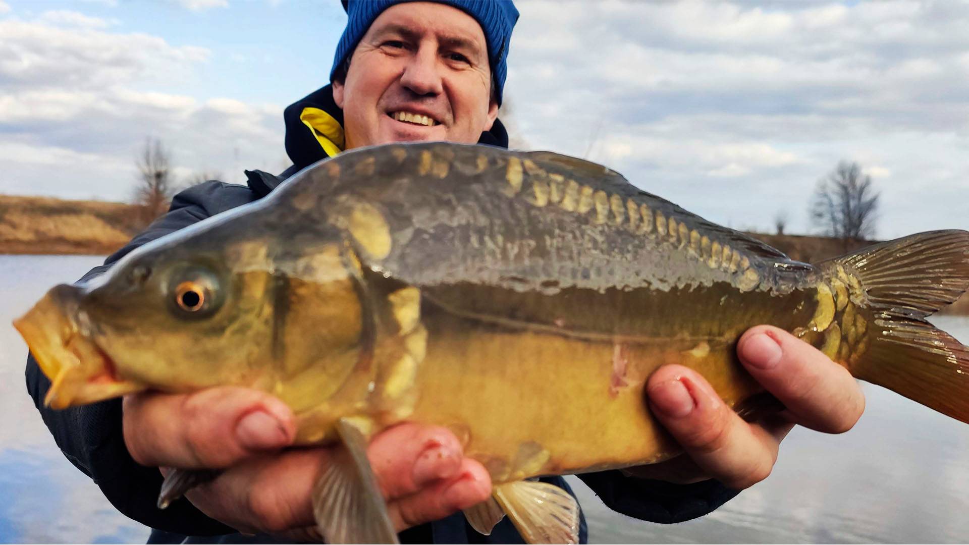 Весенний карп на фидер! Погода кайф! Рыба клюёт!