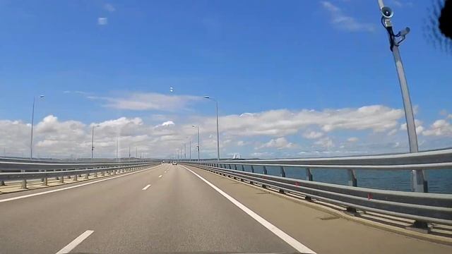 Летим через Крымский мост. По просьбам ускоренное видео через Керченский мост