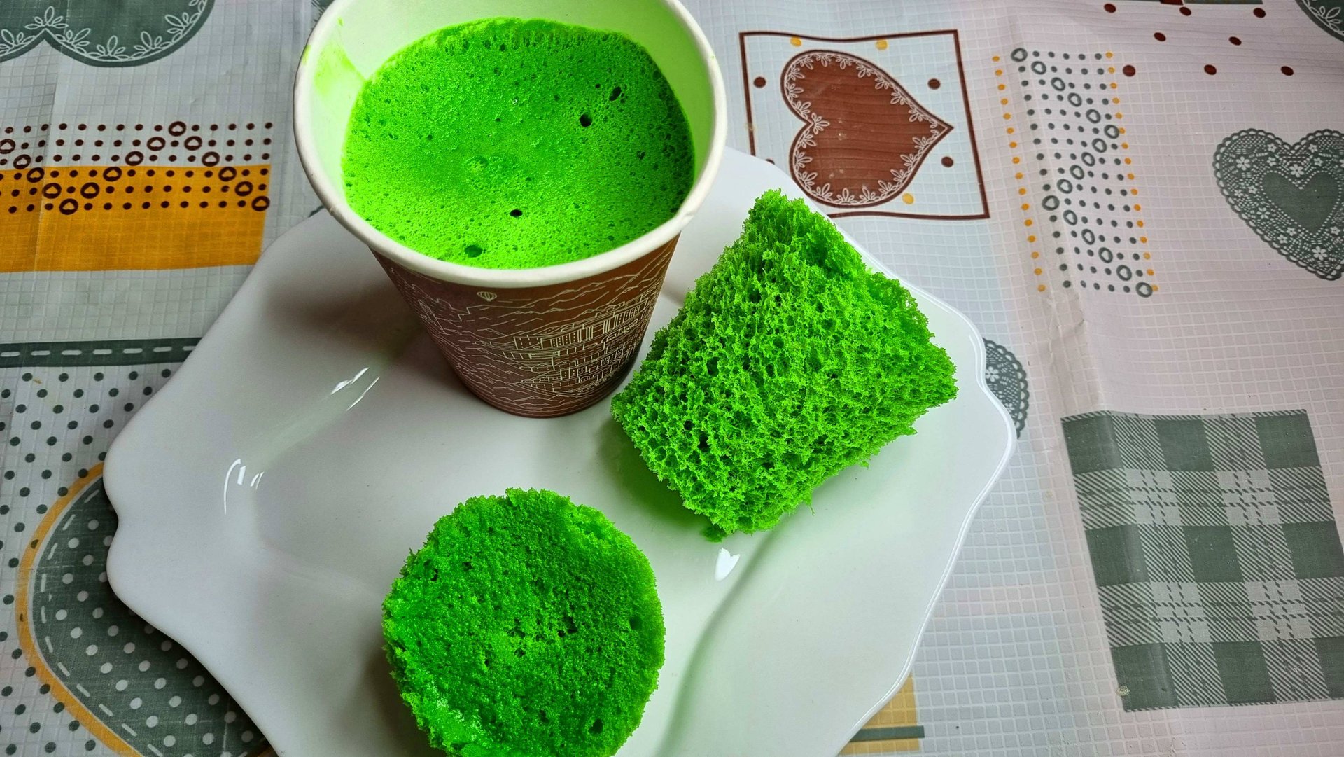 МОХ БИСКВИТНЫЙ. УКРАШЕНИЕ, ДЕКОР.