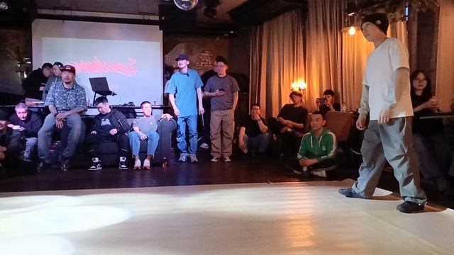 BREAKING FOOTWORK FINAL BATTLE JUICE VS KYN KYYREI