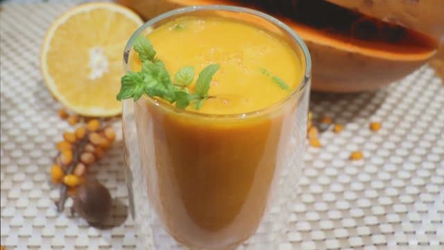 Смузи с тыквой🎃, апельсином🍊 и облепихой.