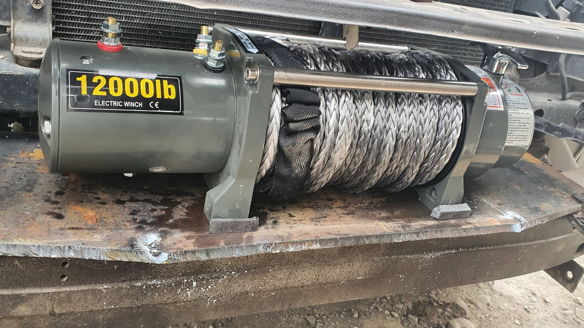 скрытая установка лебедки Land cruiser 200