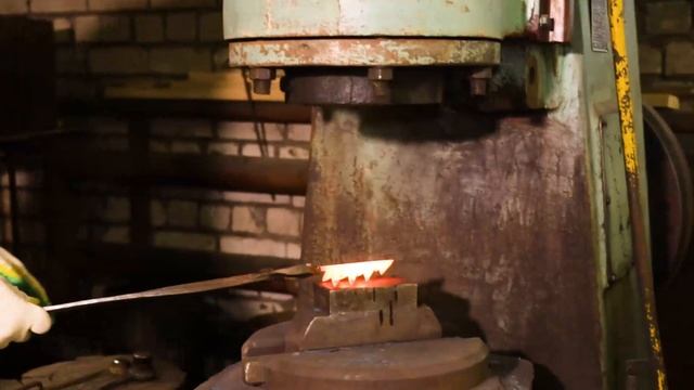 Кузнечное Искусство: "От Огня к Шедевру"