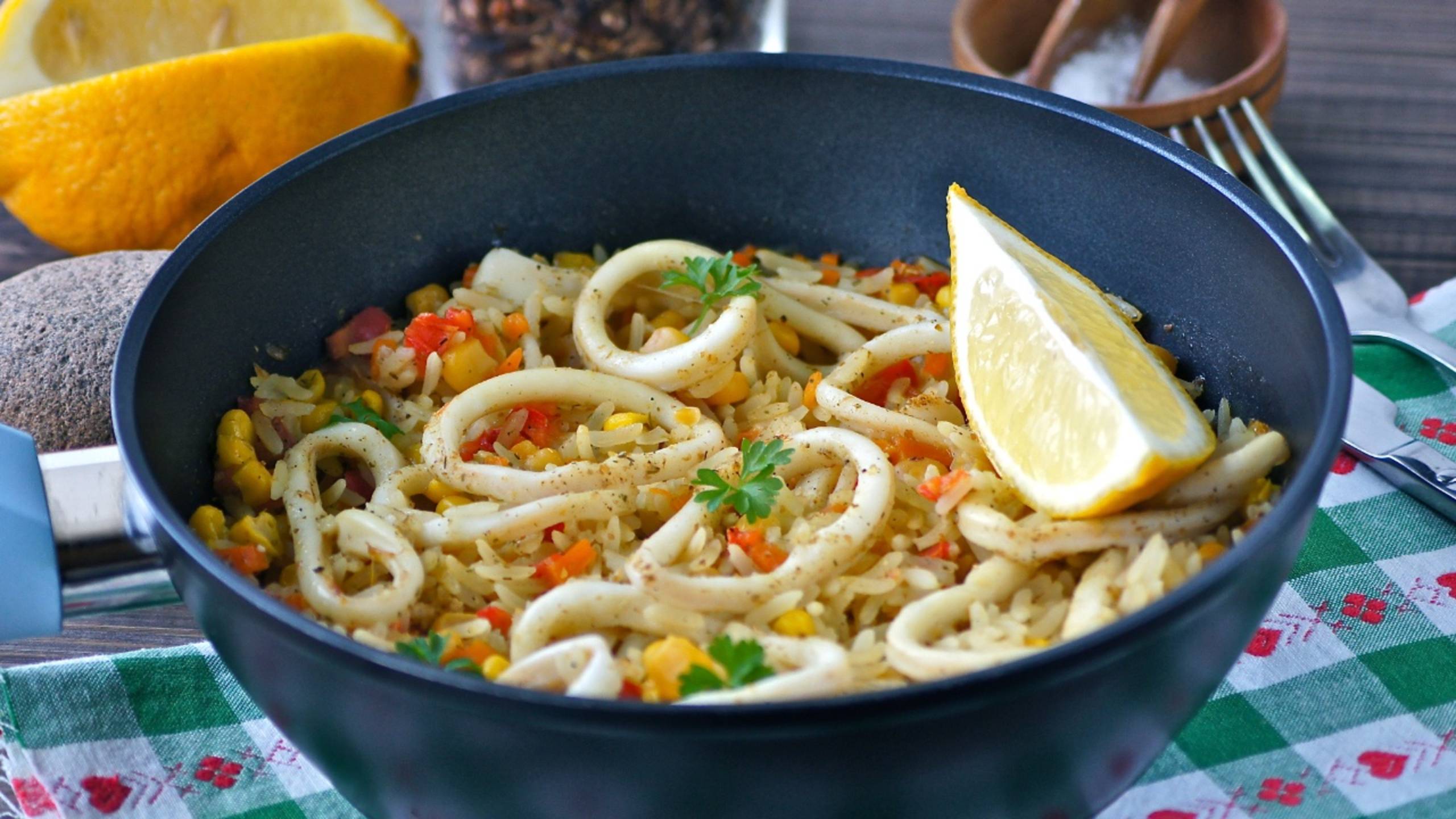 Паэлья с кальмарами | Лучший Рецепт Испанской Кухни за 30 Минут!