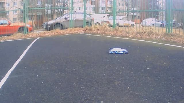 Дрифт на игрушечной БМВ