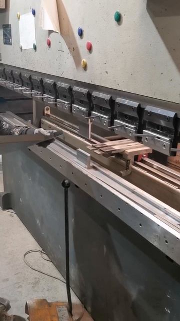 Гибка металла, оцинкованная сталь, лист 1 мм