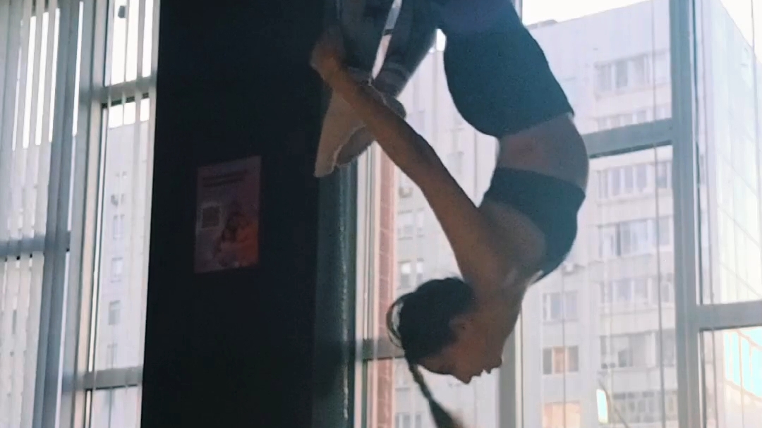 Танец на гамаке. Флай дэнс Laurie Darmon - Laisse-moi taimer #flydance