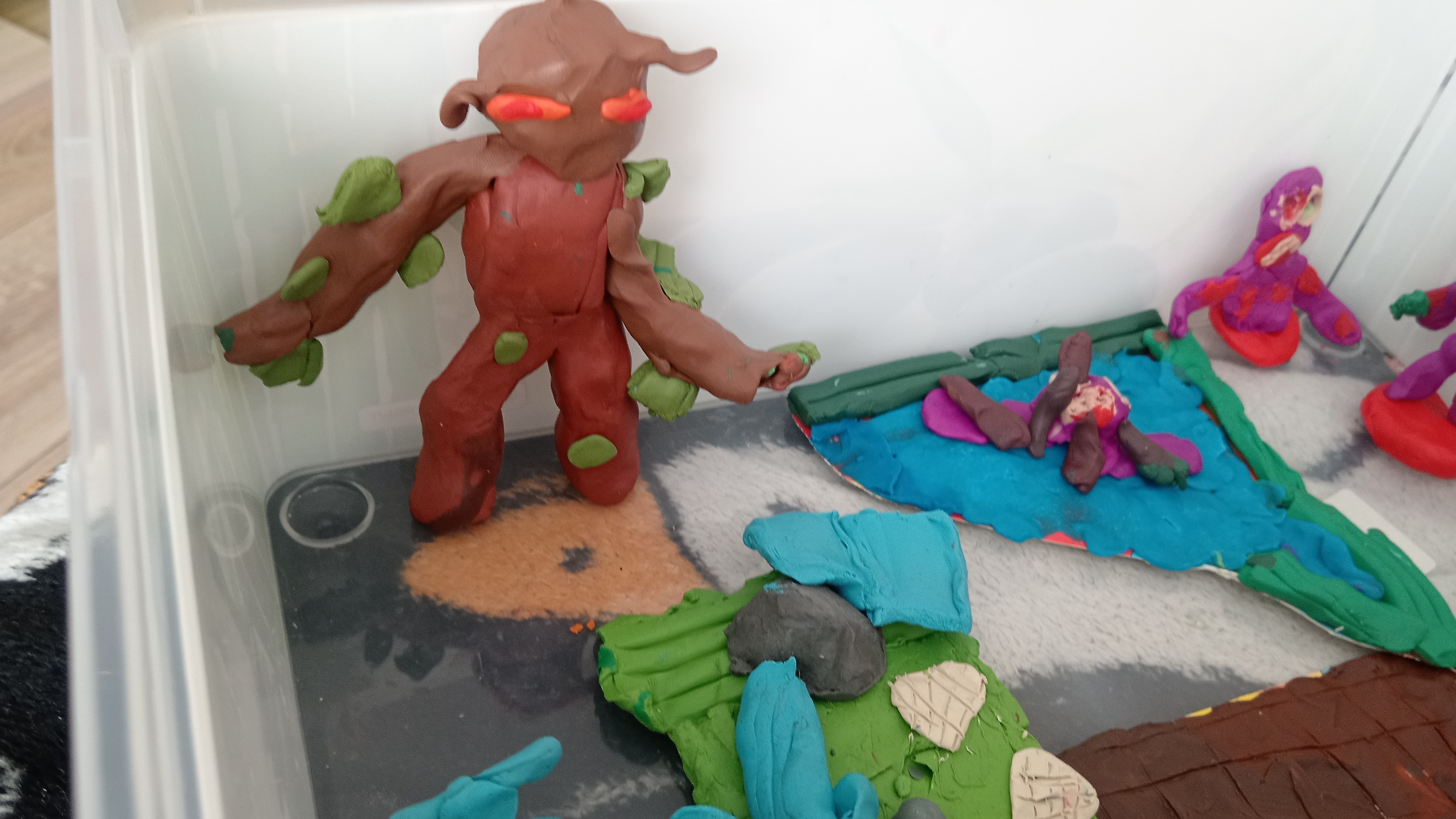 показал сразу три плейлиста за один ролик